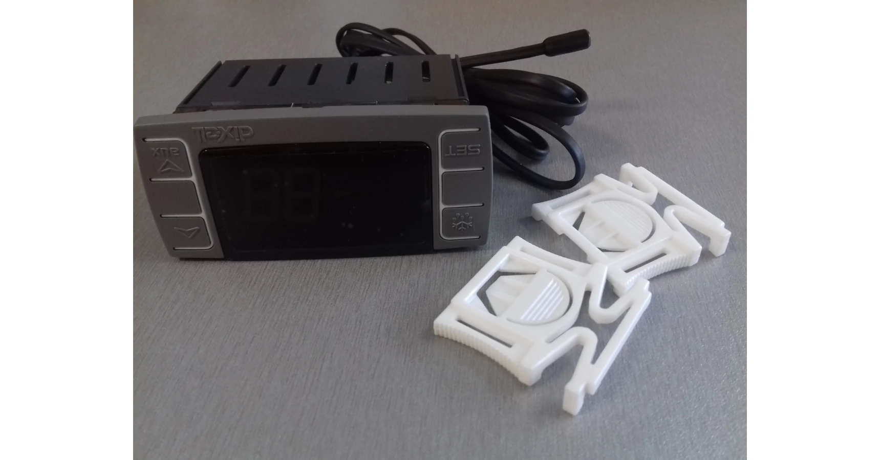 Dixell XR02CX-5N0C1 LICCBXB500 digitális termosztát